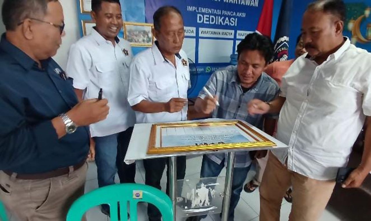 Kontroversi dan Penolakan SK PLT Ketua PWI Indramayu